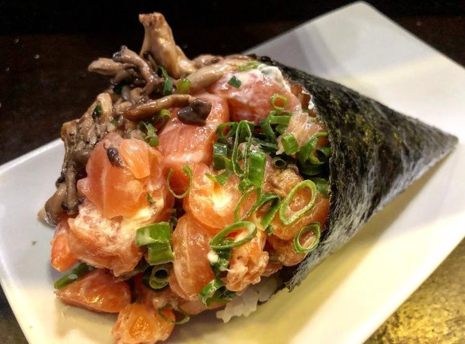 Temaki De Salmão Com Shimeji e cream cheese - unidade - Pedido Online ...